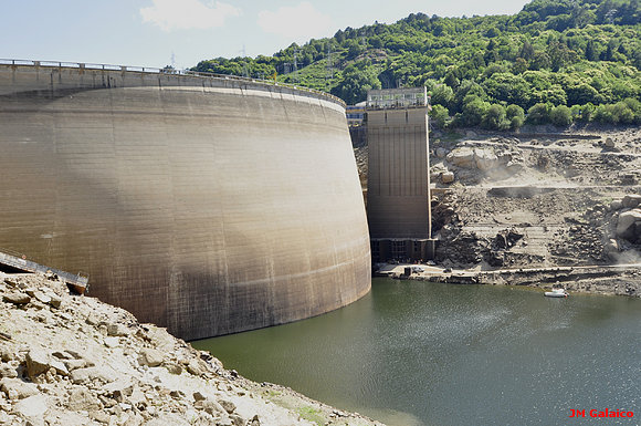 PRESA DEL EMBALSE DE BELESAR . RIO MIÑO - El fotolog de jm-lopez