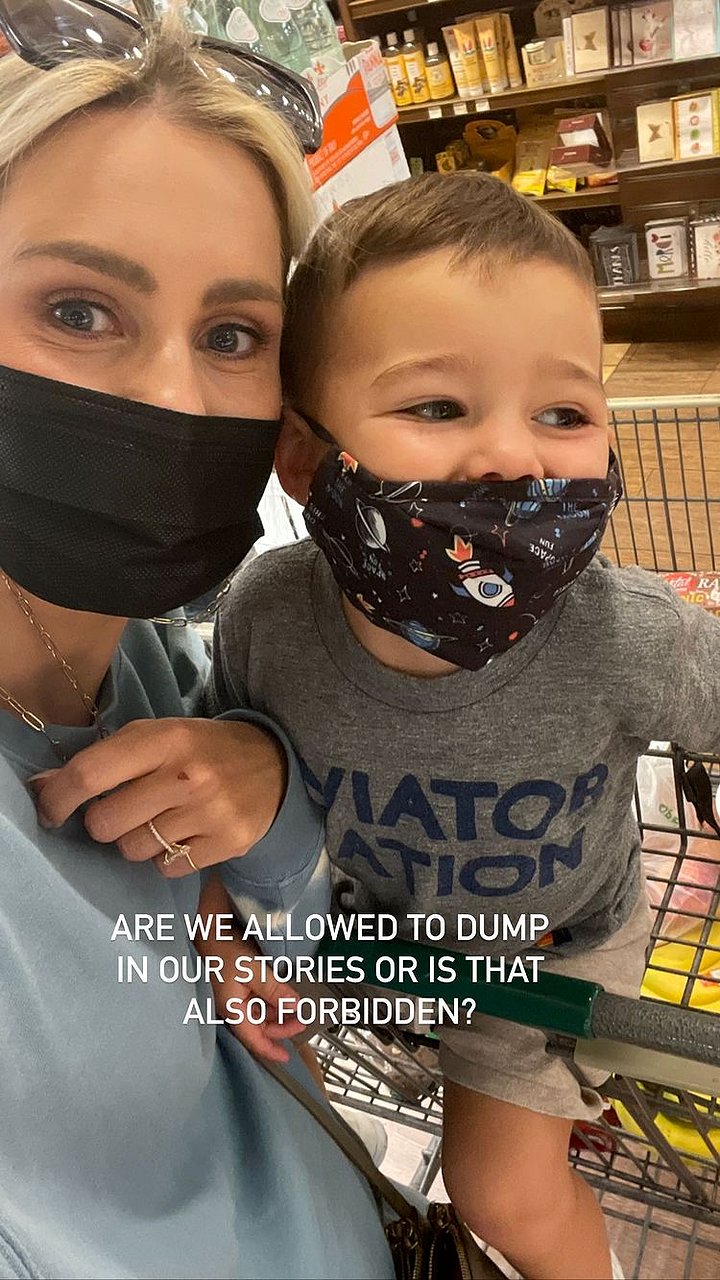 Claire Holt con su hijo James Holt Joblon | 2021 - @MermaidsH2O